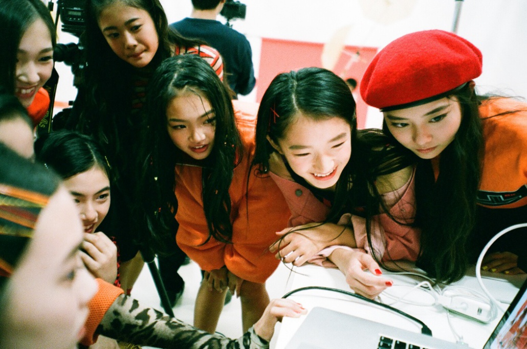 Dream Ayaのフォトコラム【フォトバイアヤ】第5回「EXPG Labの元気な女の子たち」 | TOKYO HEADLINE